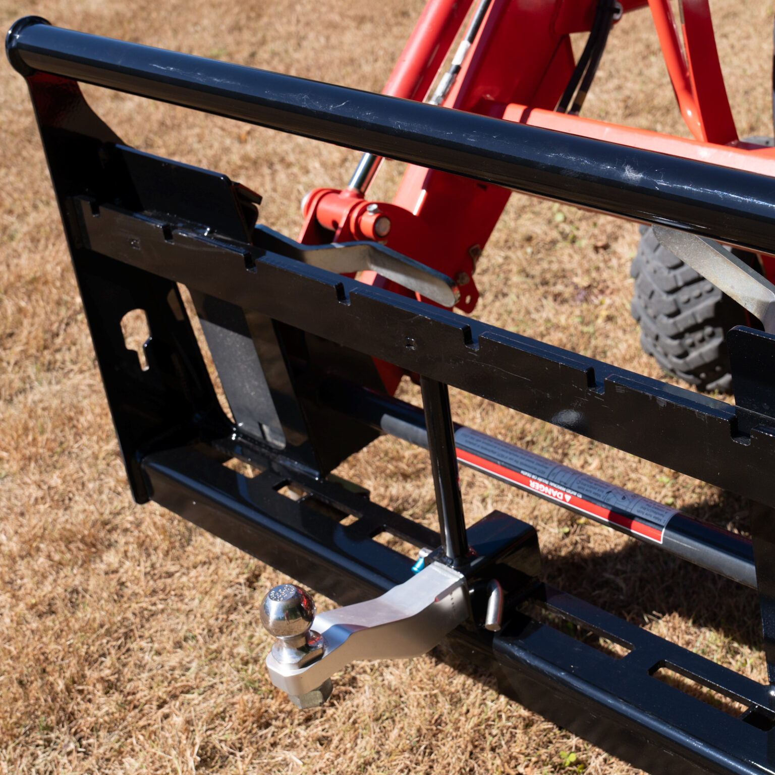 Universal Pallet Forks for Compact Tractors with Quick Attach - Pallet ...